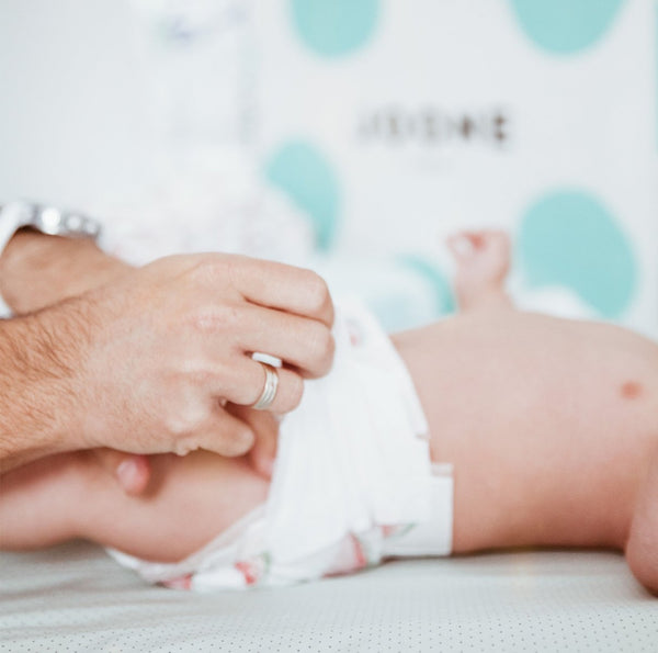 TEMOIGNAGE : Quand Papa change sa première couche - JOORNAL - JOONE